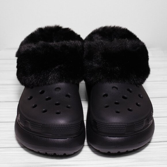 CROCS | Shoes | Crocs Furever Crush Black Fur Lined Clogs Womens 8mens ...